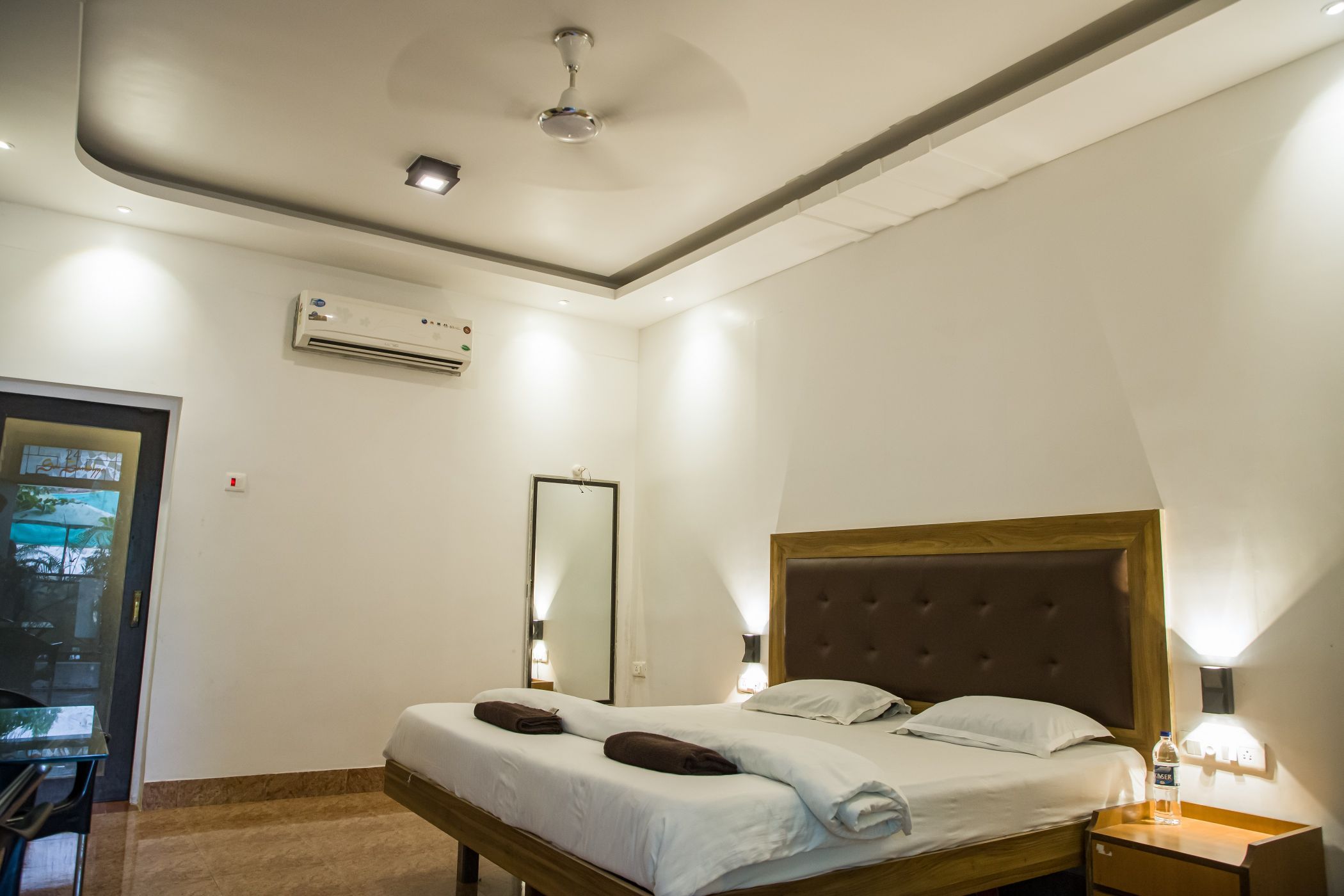 Deluxe and standard rooms, occupied with nature's magnificence